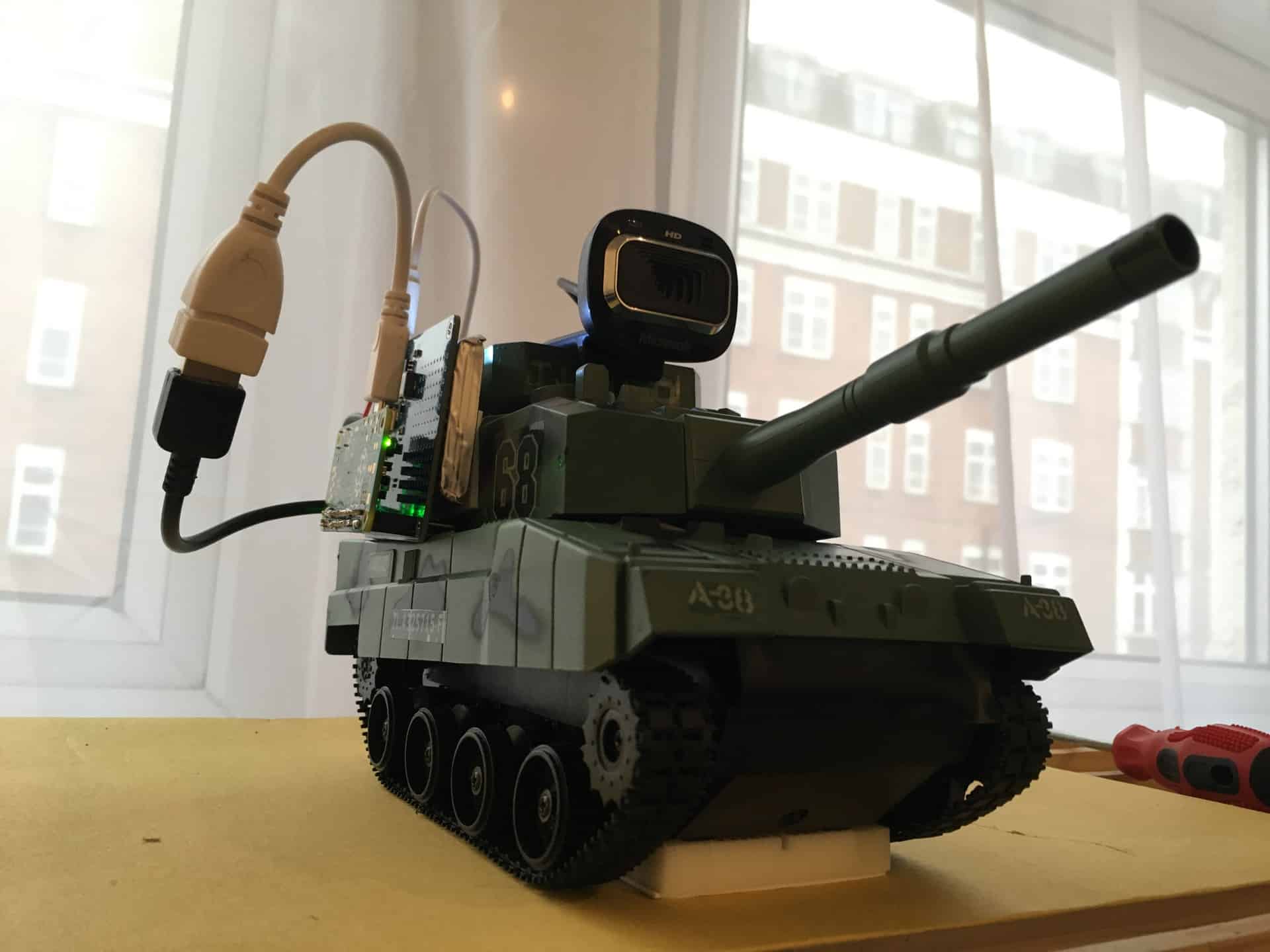 Raspberry Pi & Python Powered Tank – Brad Morton