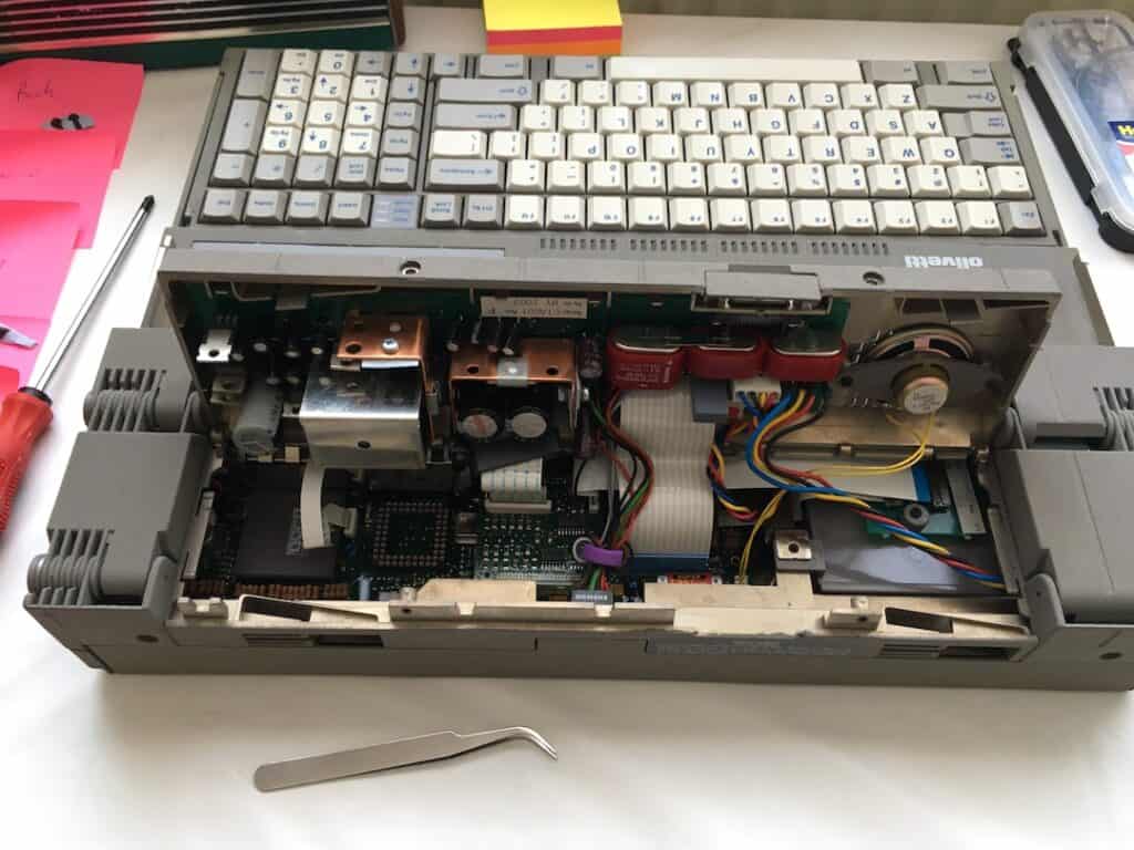 Olivetti D33 1991 386 Retro PC Laptop Tour and Repair – Brad Morton