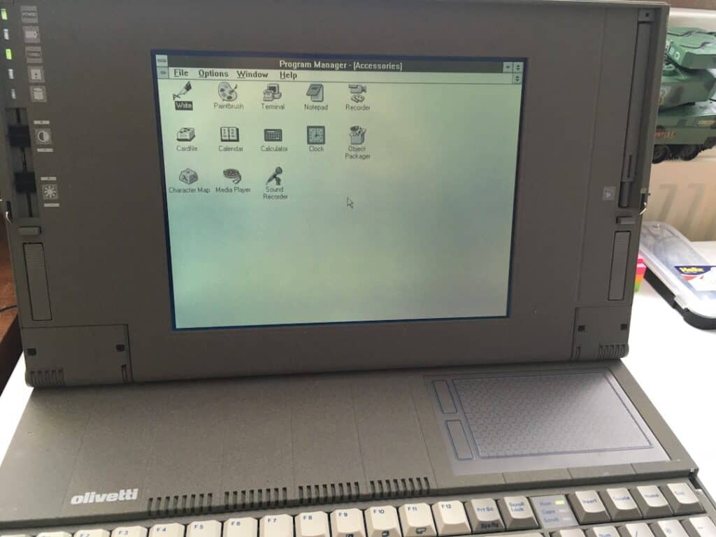 Olivetti D33 1991 386 Retro PC Laptop Tour and Repair – Brad Morton